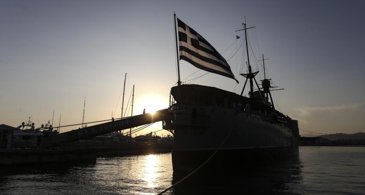 Στη Θεσσαλονίκη το θωρηκτό Αβέρωφ (pics) | Insider