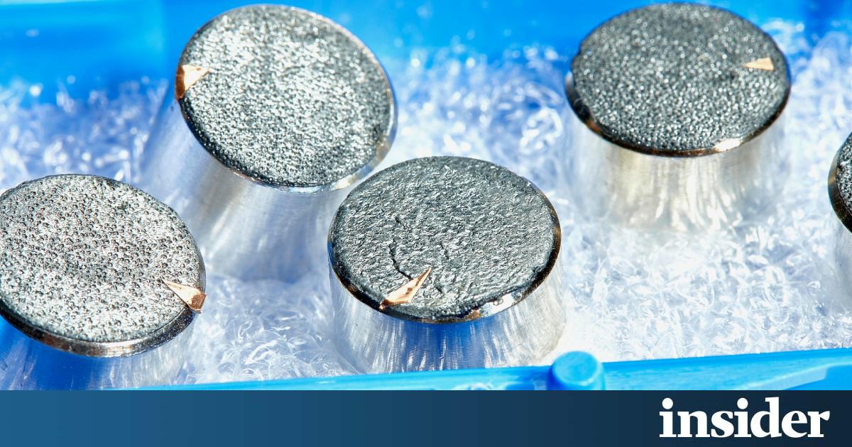 Σκόνη από τη Σελήνη που μάζεψε ο Νιλ Άρμστρονγκ με το Apollo 11 ...