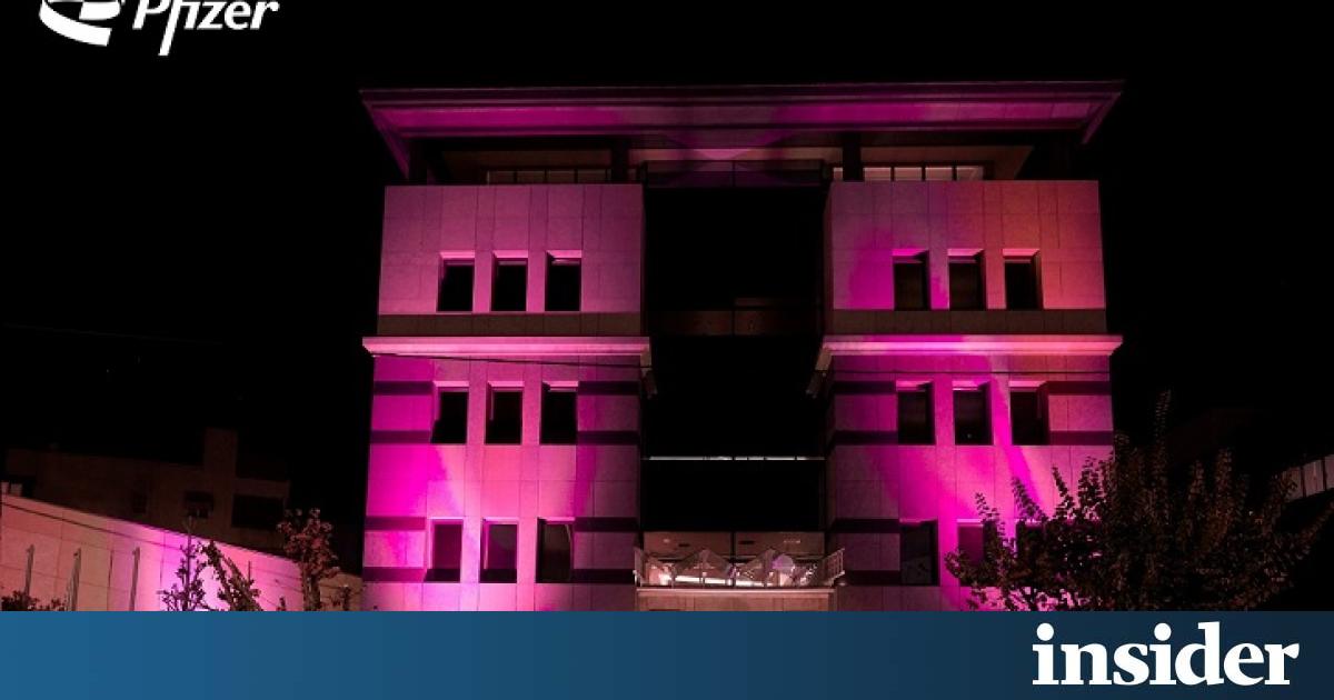 H Pfizer Hellas φωταγώγησε ροζ το κτίριό της για την Παγκόσμια Ημέρα κατά του Καρκίνου του ...